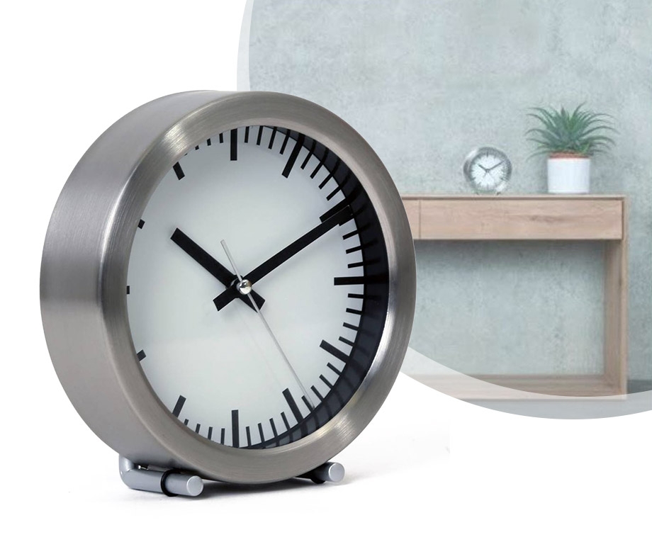 Staande Klok - Met Moderne Industriële Look! | VoordeelVanger.nl ...