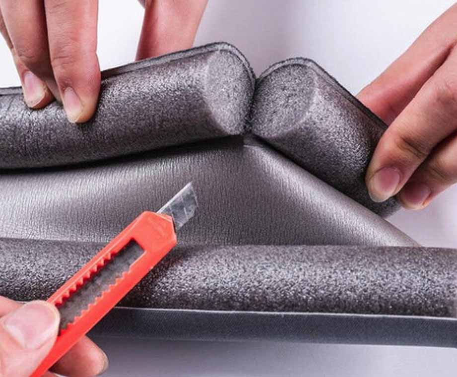 Tochtstrip Foam Voor Deuren Aanbieding ⏰ | VoordeelVanger.nl